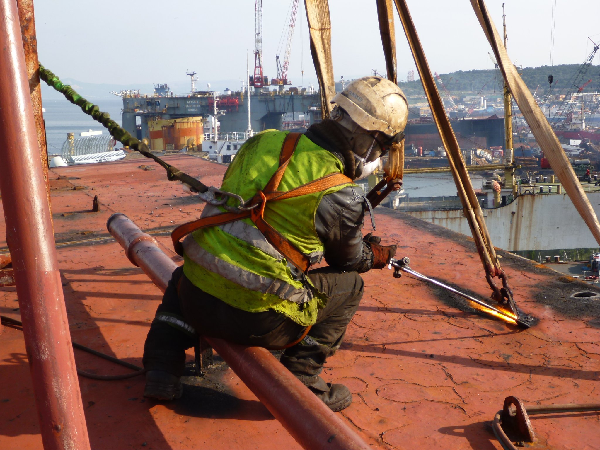 Offshore decommissioning: safe, compliant, and efficient with ...